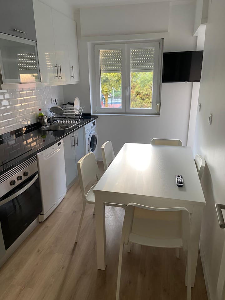 Carcavelos Beach 5 Bedroom Apartment - Oeiras