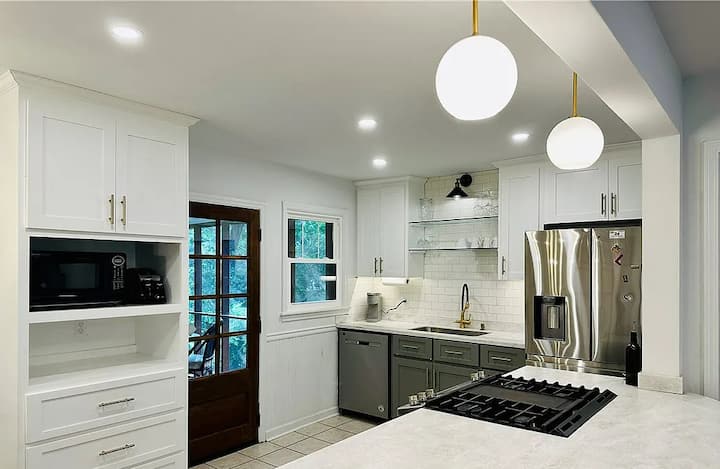 Comfortable Modern Athens Home | Central Location! - Athens, GA