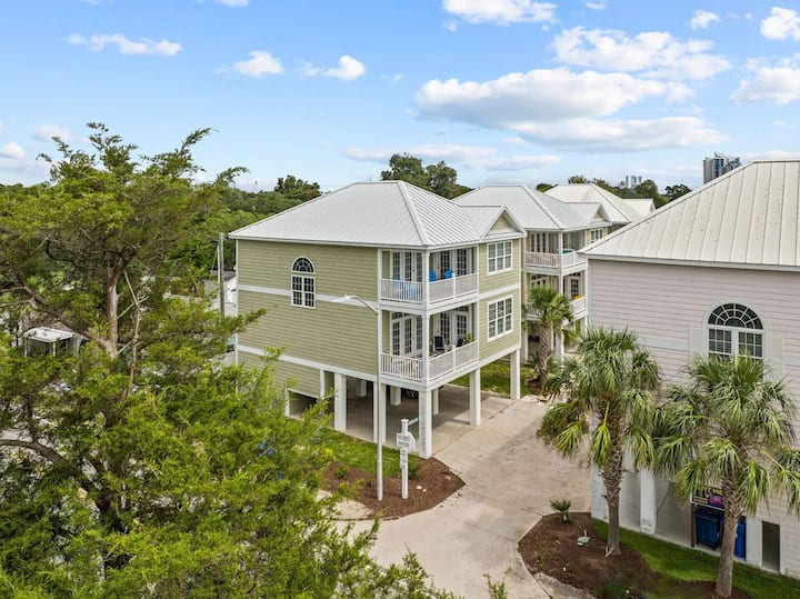 Beach House Blocks From Ocean - Myrtle Beach, SC