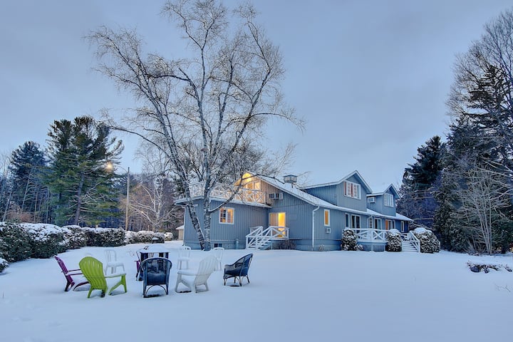 Spacious 10-bedroom Cabin At Lake Simcoe - Georgina