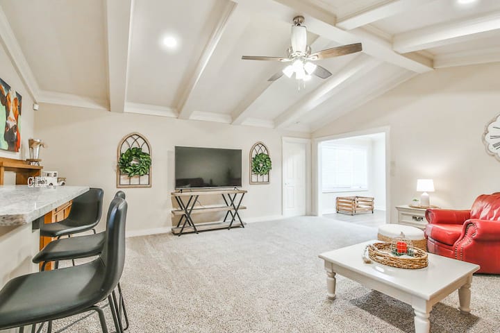 North Camp: Fully Updated, Nearby Park, Cozy! - Lubbock, TX