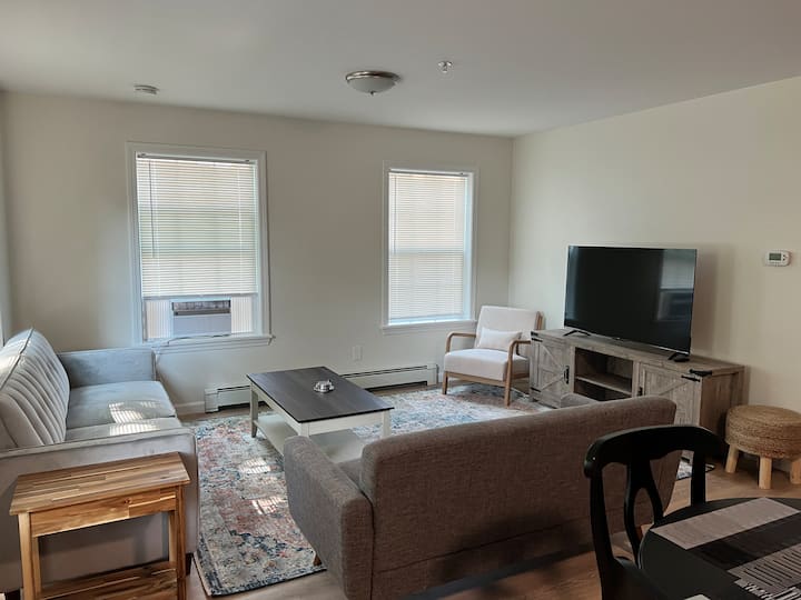 Downtown Augusta - 1 Bedroom - Newly Renovated #1 - Augusta, ME