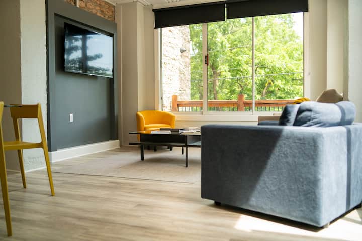 151 Spring C ~Downtown Eureka Springs~suite C - 유레카 스프링스