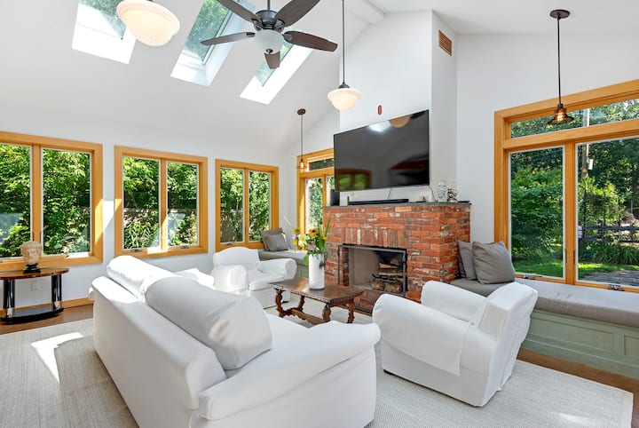Enchanted Story Book Home - East Hampton