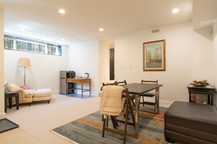 Spacious Family-friendly Suite - Vancouver