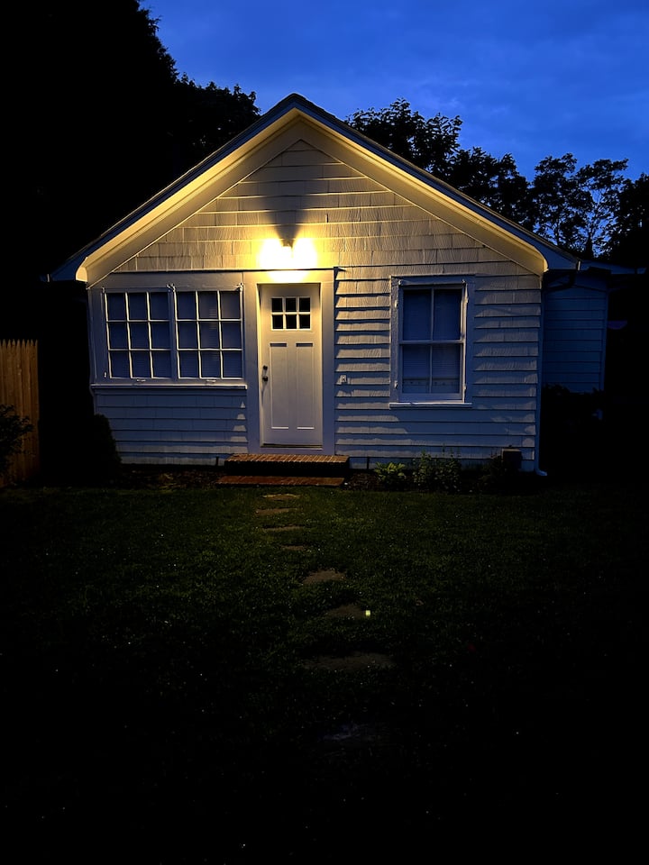 Summer Retreat Cottage In Whb - Quogue, NY