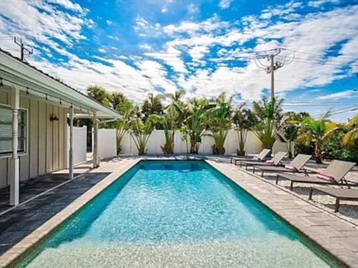 Siesta Oak Esc. Luxury On-water House - Siesta Key, FL