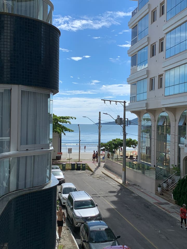 Pertinho Da Areia, Vista Mar, Amplo E Confortável - Pôrto Belo