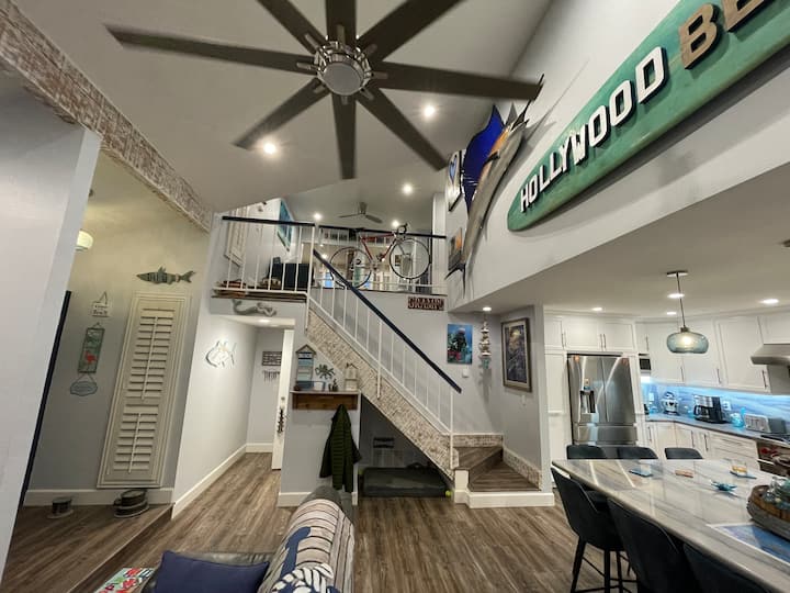 Hollywood Beach Retreat 3 Mo. Min - Oxnard, CA