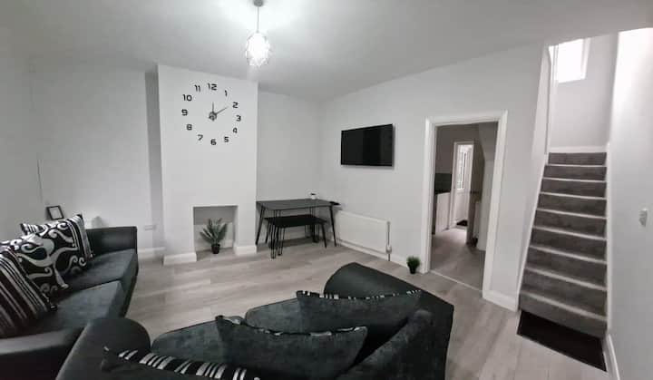 Modern Belfast City Home - Belfast