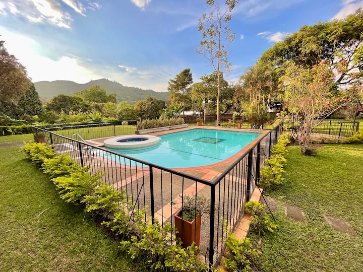 Hermosa Finca Con Piscina Privada En Piedecuesta - Piedecuesta