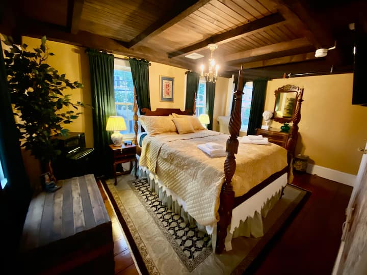 Silsbee's Canton- Victorian Inn - Salem, MA
