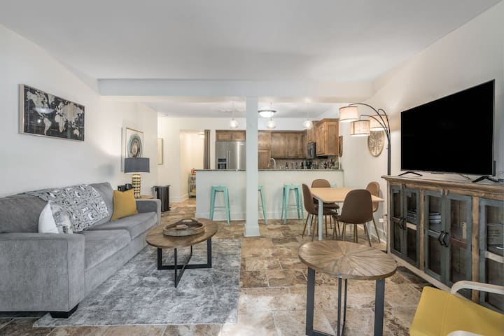 30+day Stay, Pet Friendly, West Plaza Condo - Kansas City, MO