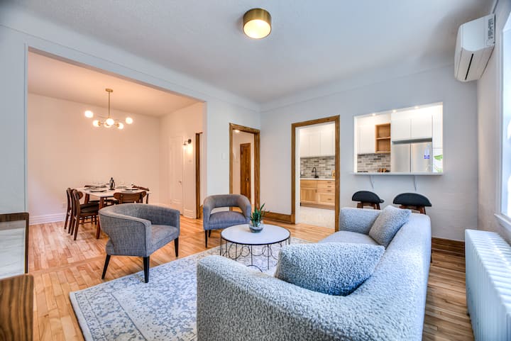 3 Bedrooms, 2 Baths On Two Floors Near Metro - LaSalle