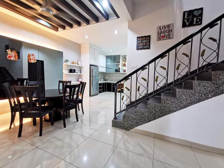 5 Homestay Muar - Bukit Pasir