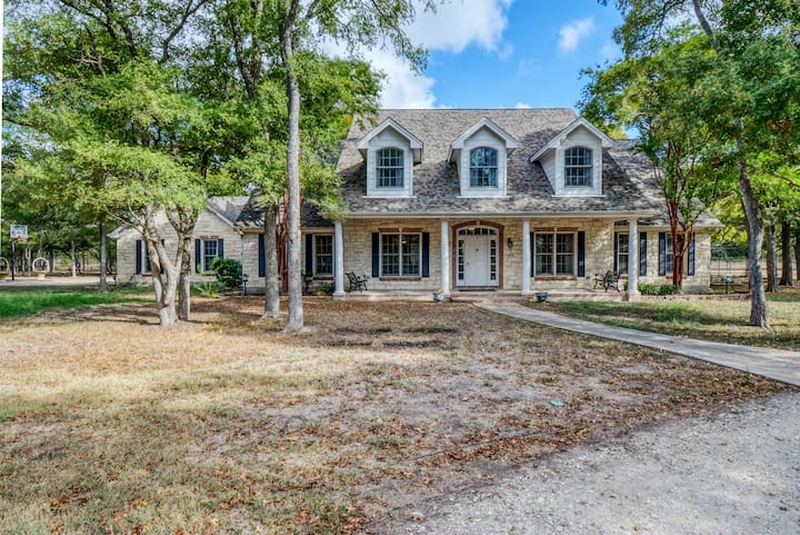 Beautiful 5 Bedroom Ranch Home - Cedar Creek, TX