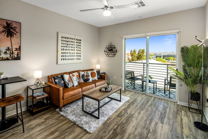 King Size Bed Lavish Uptown Phoenix Suite! - Phoenix