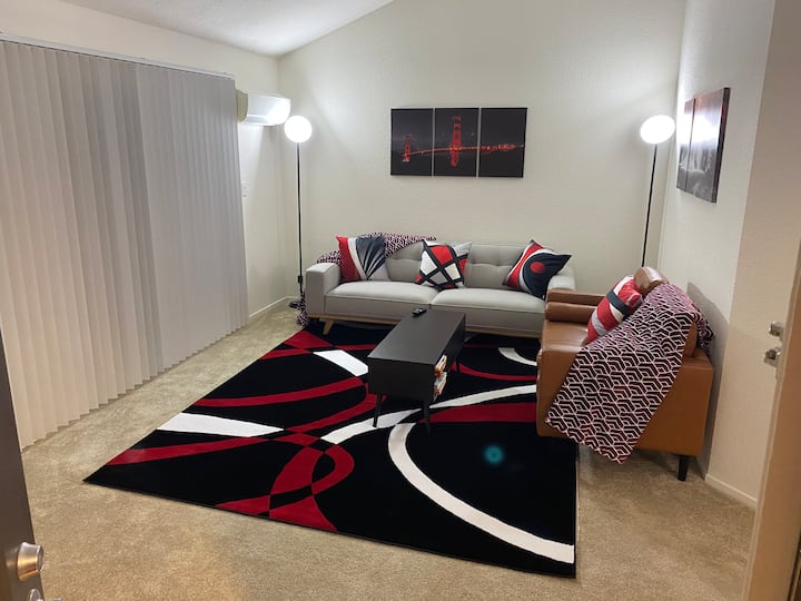 Cozy Haven: Your Urban Retreat" - Pleasanton, CA