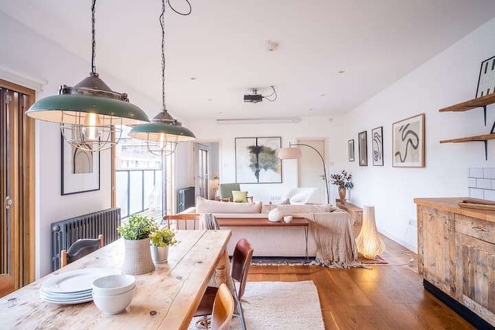 Penthouse At The Old Tea Factory - London Euston station