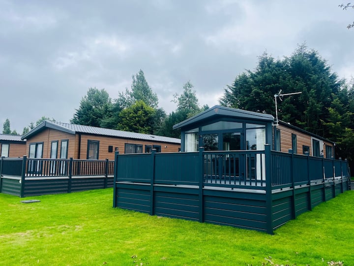Field View Lodge With Hot Tub - Pocklington