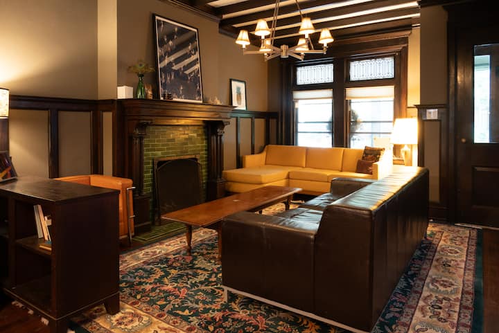 The Cairo Room Near Penn Chop - Philadelphia, PA