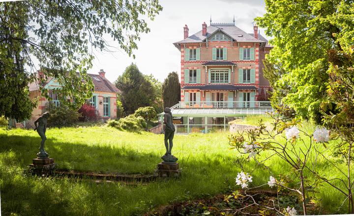 Villa De L'orangeraie-les Demoiselles à Versailles - Nemours