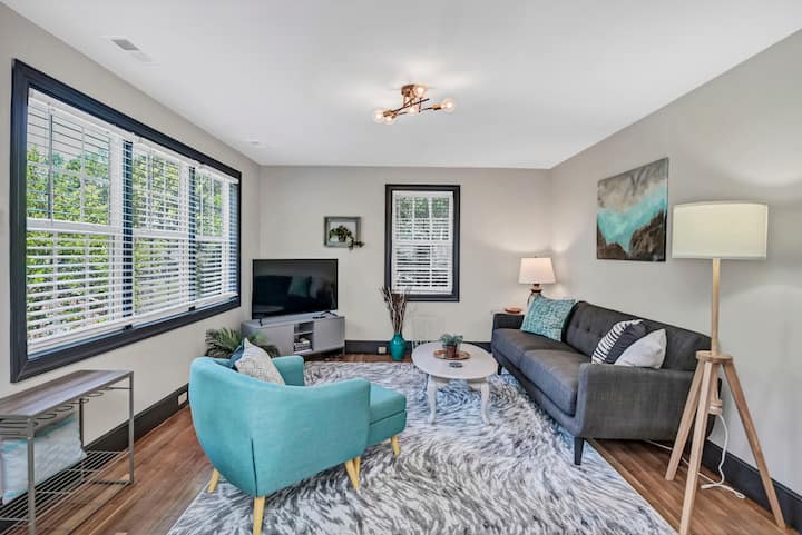 Upstairs Escape | 2br 1ba Duplex Earlewood Park - Columbia, SC