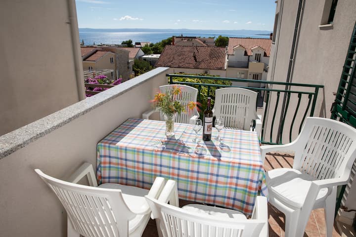 2: A5 - For 4-5 Persons - Promajna