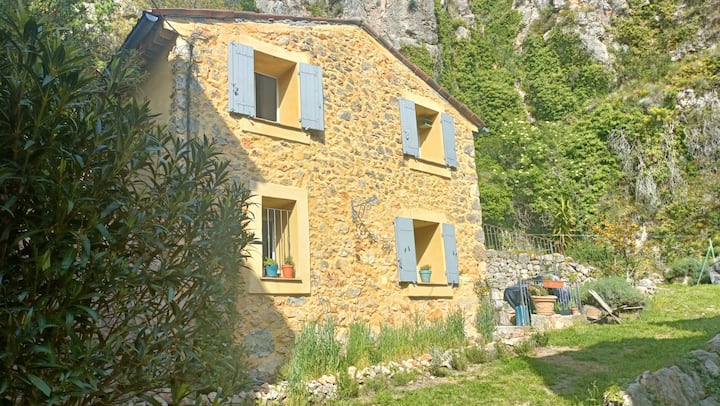 Maison Atypique Du Haut-var - Montferrat
