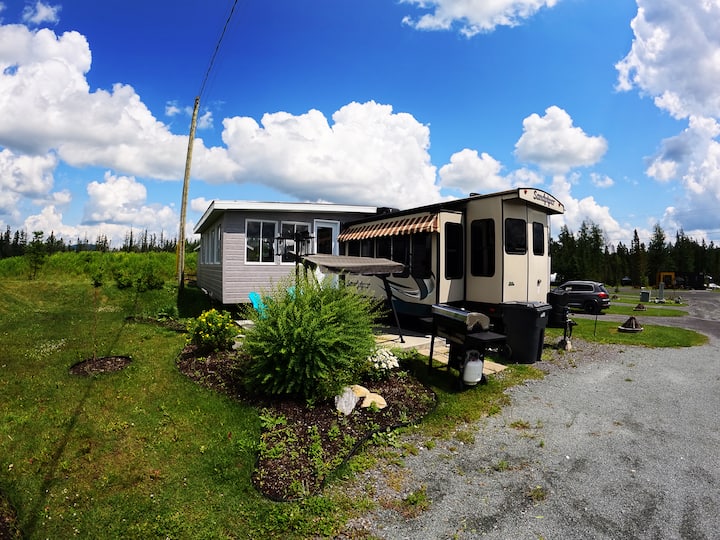 Luxurious Rv With Private Spa! - Thetford Mines