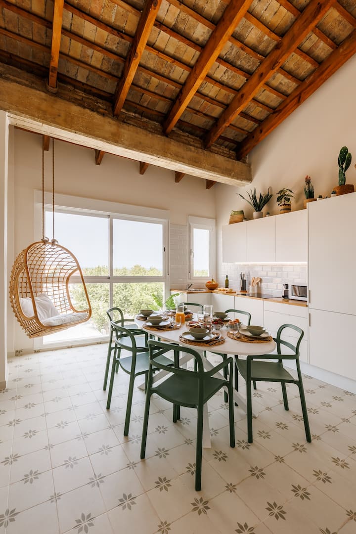 Mediterranean Vibes At The Beach - Valencia