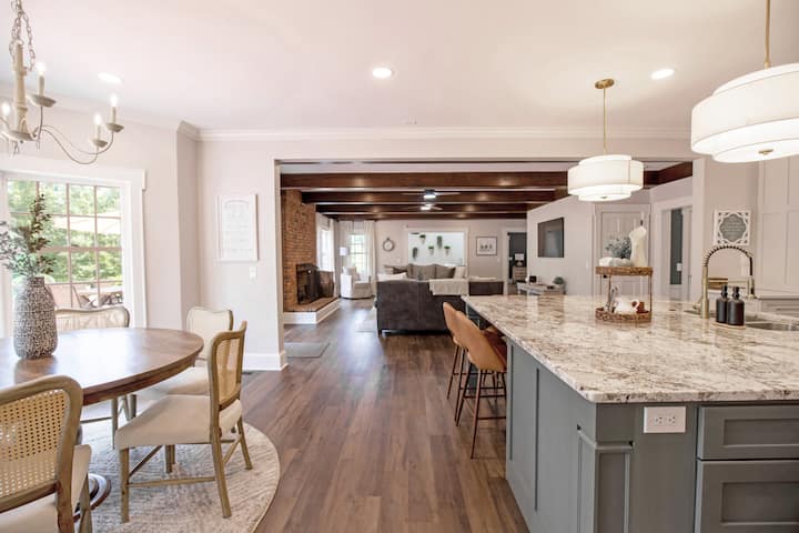 Tiger's Crest Manor, Mins To Clemson, 6000sf - Seneca, SC