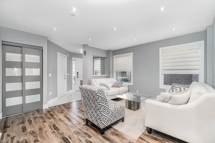 Simply Beautiful Home Living In Mississauga - Mississauga