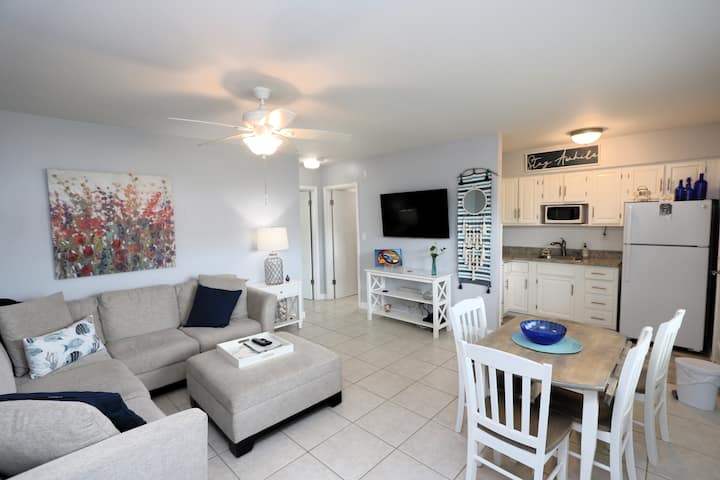 Coastal "Seabreeze" - Marco Island, FL