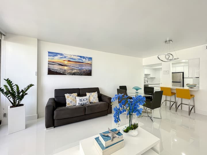 Beach Paradise - Hollywood, FL