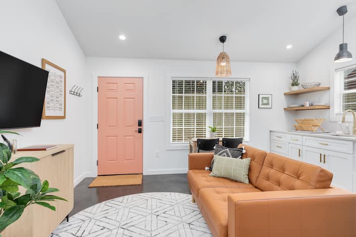 Backyard Guest Suite Near Downtown - Greenville, SC