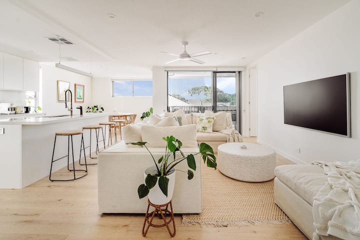 Silk | New Modern Condo 400m To The Beach - Coolum Beach
