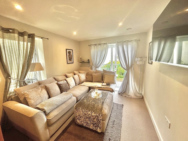 Immaculate Modern Coastal Room & Private Bathroom - Sandbanks