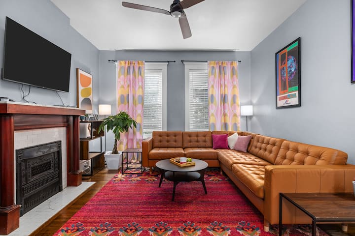 Top Rated | Perfect Location 3br + Epic Game Room - Saint-Louis, MO