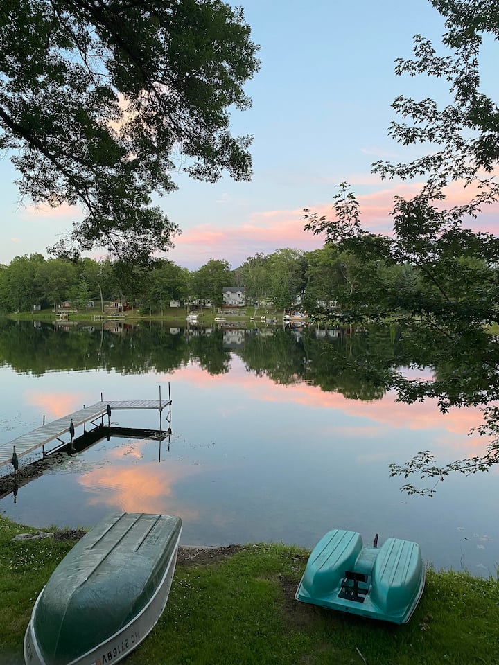 Newly Renovated Lakefront Cottage, Family Friendly - Jackson Lake, Roscommon Township
