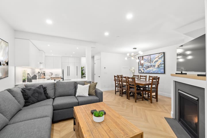 Village North-3 Beds•2 Bath•prv Hottub•heated Flrs - ウィスラー