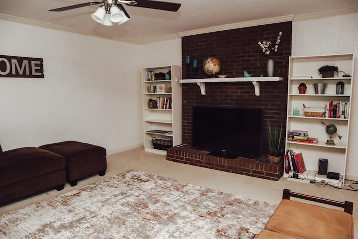 Spacious | Gatherings | 5 Bdrm | Whole House - Greensboro, NC