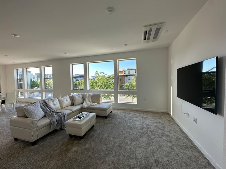 Private Room W/ Shared Bathroom - San Ramon, CA