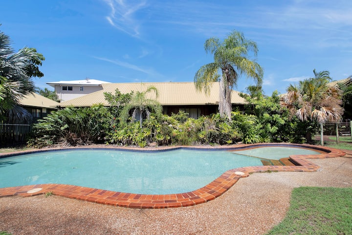 Tranquil Beach Resort Villa - Mackay