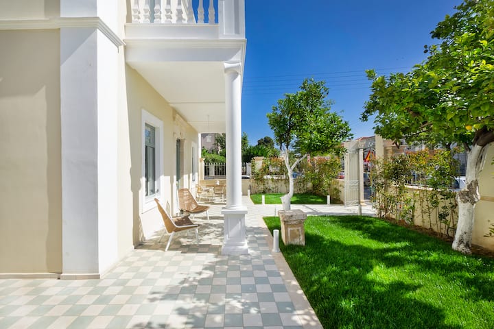 Casa Verde Chania, 8 Bd, 6 Ba, 3 Jacuzzi, Cozy - Chania