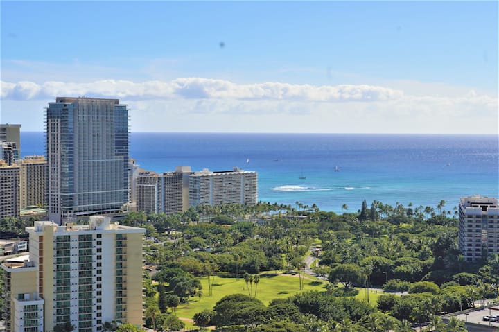Ocean View Condo W/full Kitchen/37th Floor - Honolulu, HI