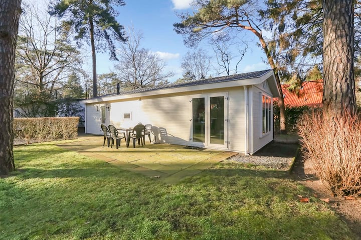 Chalet In Een Bosrijke Omgeving - Apeldoorn