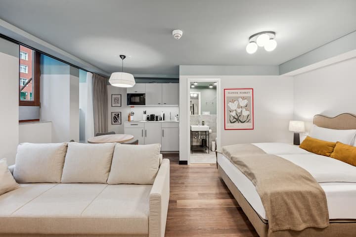 Limehome Berlin Strese | Room+sofa Bed (Basement) - Kreuzberg