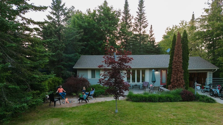 Corner Breeze - Southampton, ON, Canada