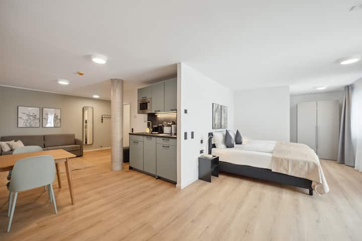 Limehome Nuremberg Celtisplatz | Suite + Sofa Bed - Nuremberg